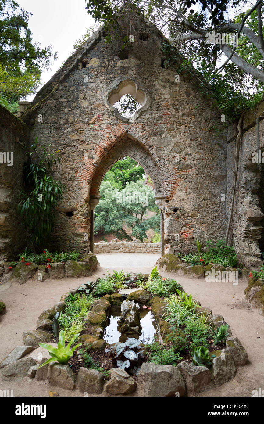 False ruins hi-res stock photography and images - Alamy