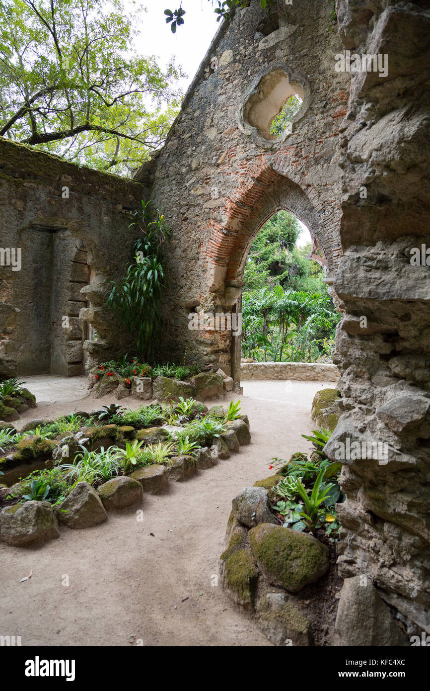 False ruins hi-res stock photography and images - Alamy