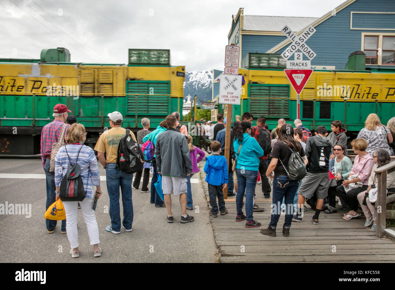 Alaska train children hi-res stock photography and images - Alamy