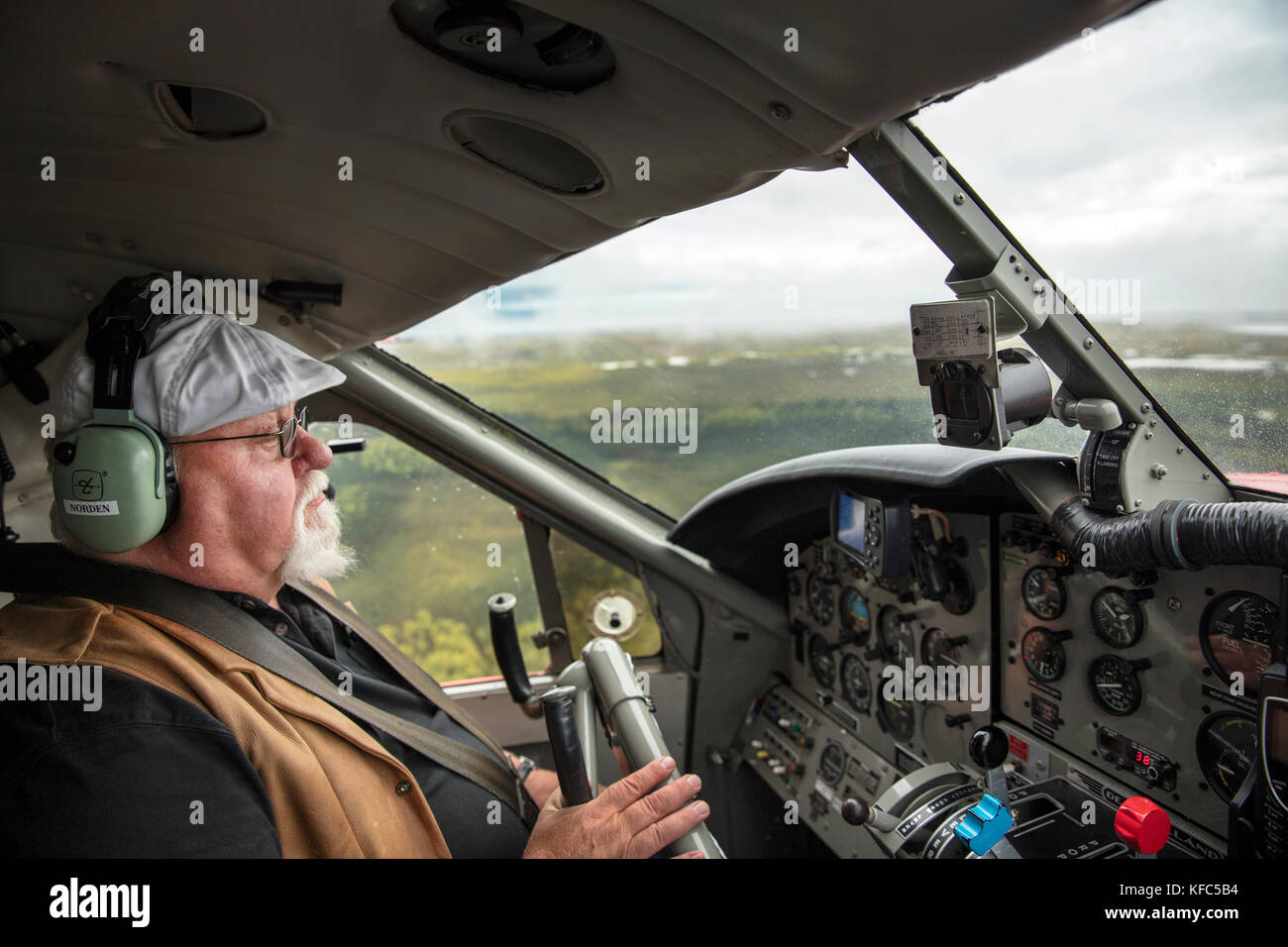 Float plane cockpit hi-res stock photography and images - Alamy