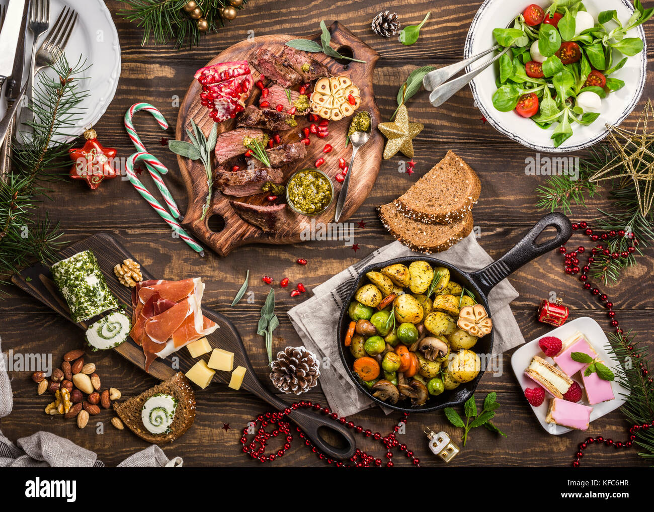 Christmas Dinner Table High Resolution Stock Photography and Images - Alamy