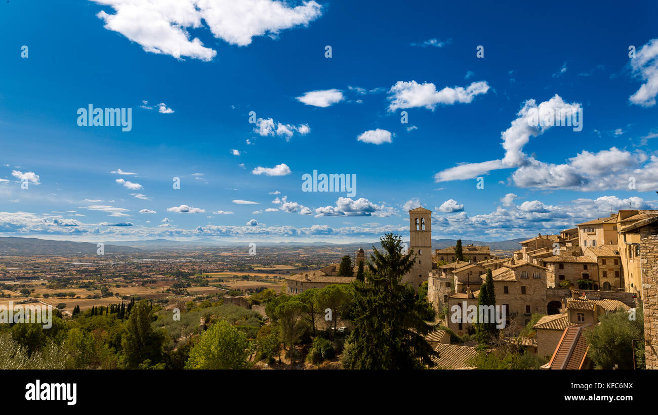 View of medieval cities of Assisi and its countryside Stock Photo - Alamy