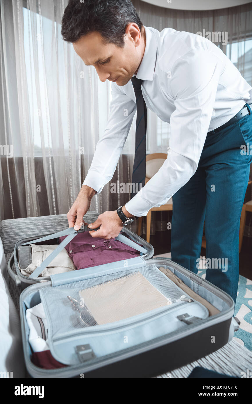 Unpacking suitcase hi-res stock photography and images - Alamy