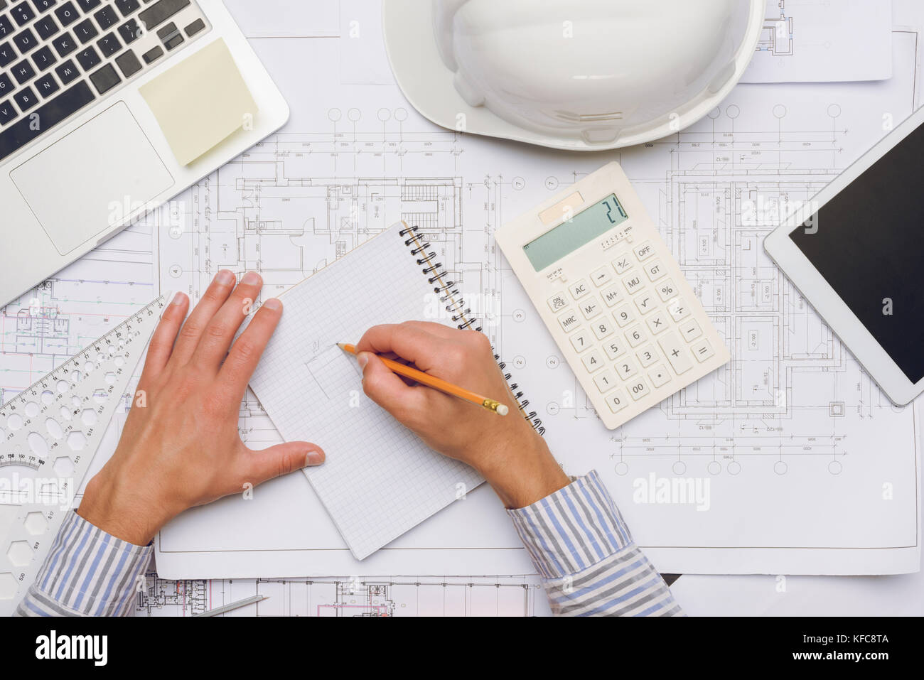 Sketches people for architect hi-res stock photography and images - Alamy