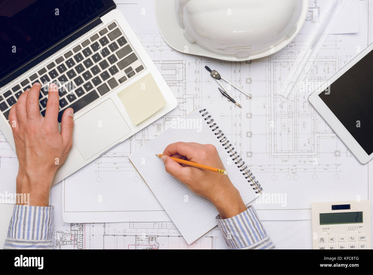 architect working on laptop Stock Photo - Alamy