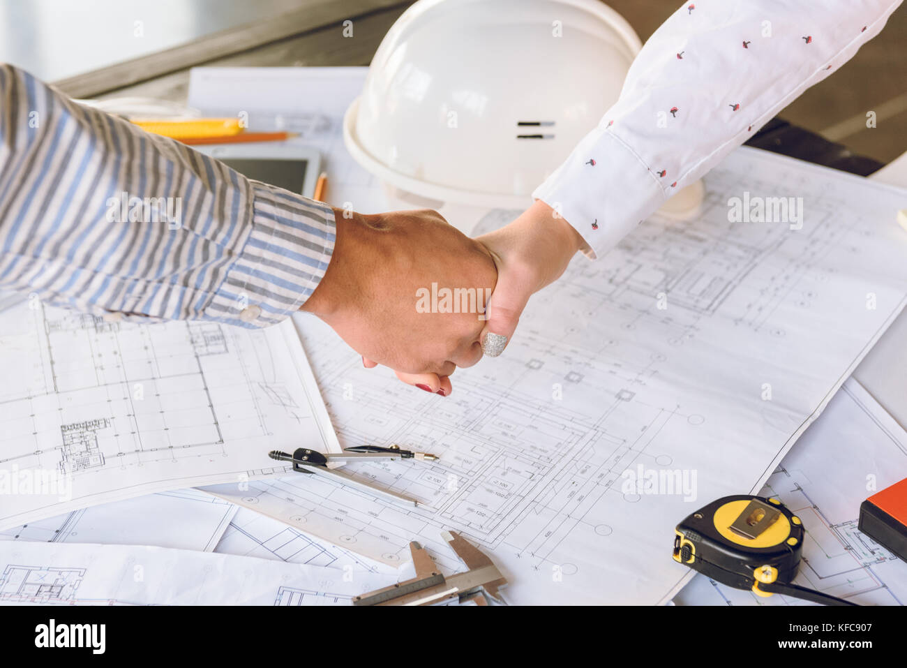 architects shaking hands Stock Photo - Alamy