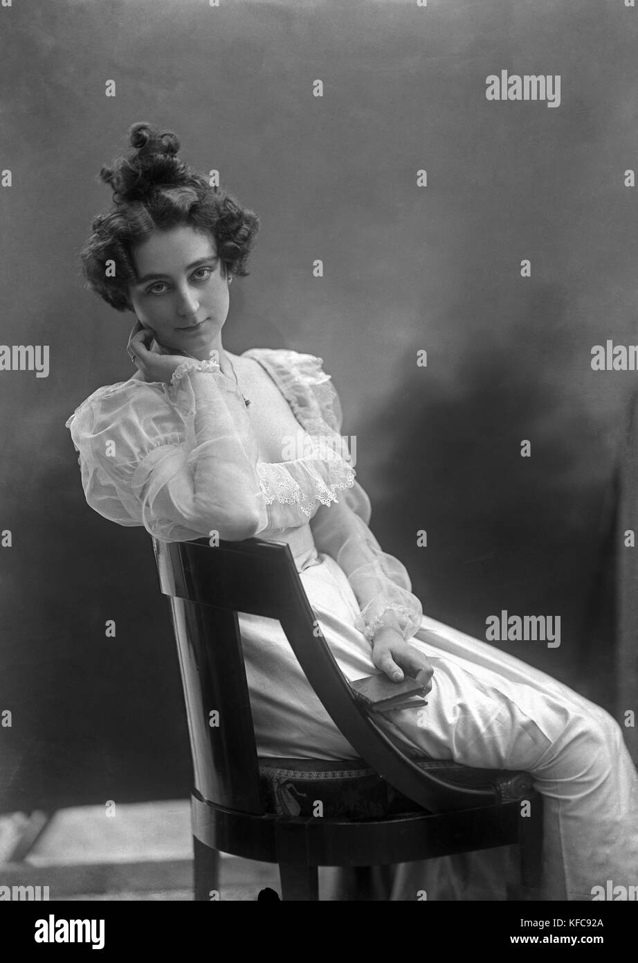 French opera singer Denise Agnus (?), c.1930. Photo Taponier Stock ...