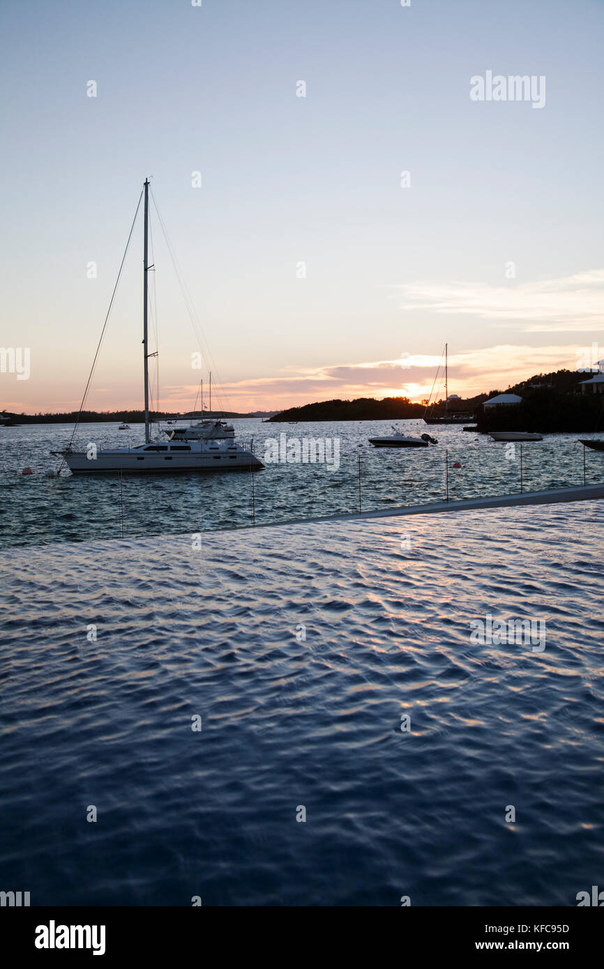 BERMUDA. The Infinity Pool at the Hamilton Princess & Beach Club Hotel ...