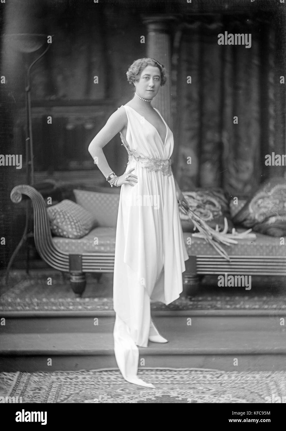French actress Gabrielle Dorziat, c.1915. Photo Taponier Stock Photo ...
