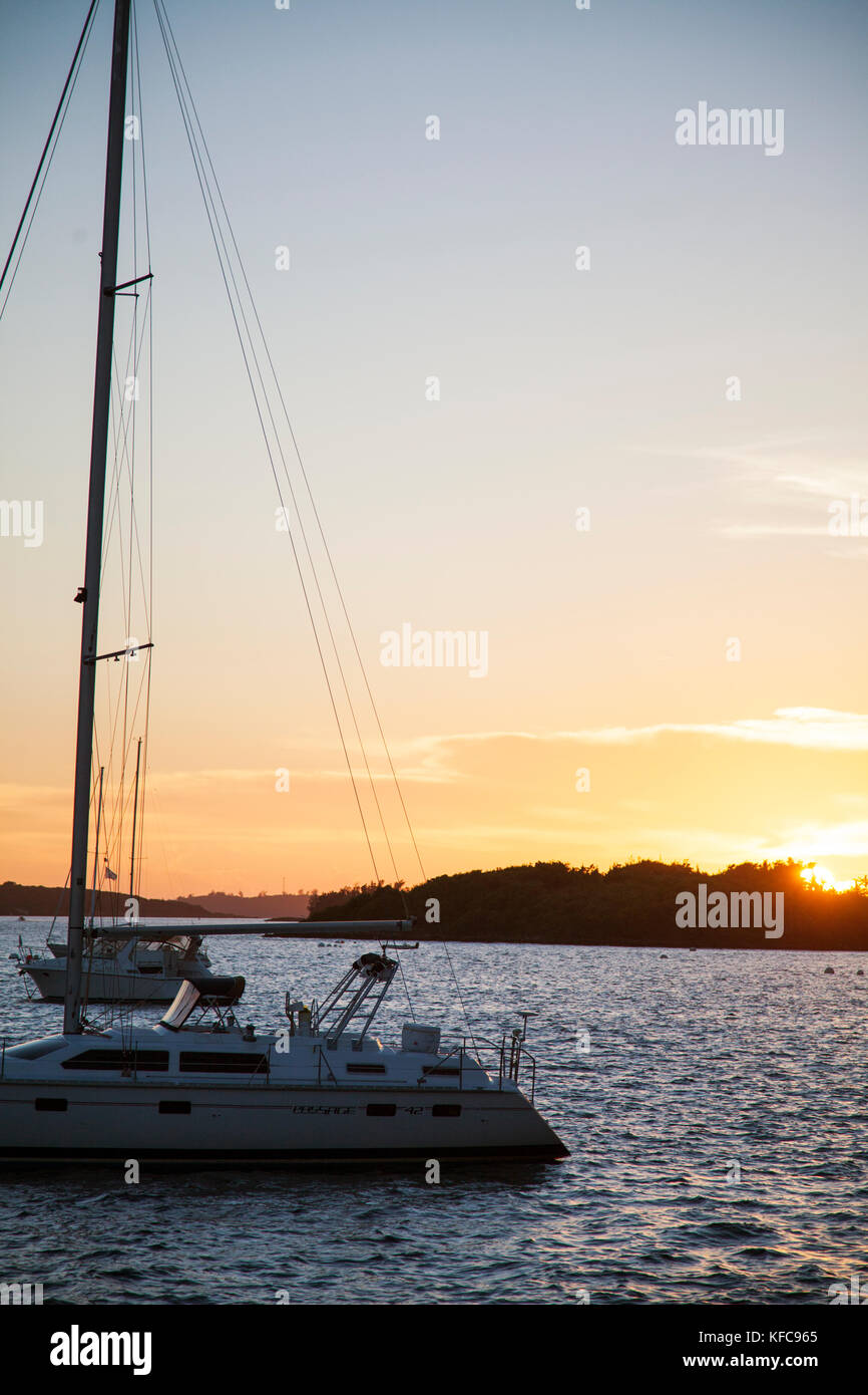 BERMUDA, Hamilton. View of Hamilton Harbour from the 1609 Bar and ...
