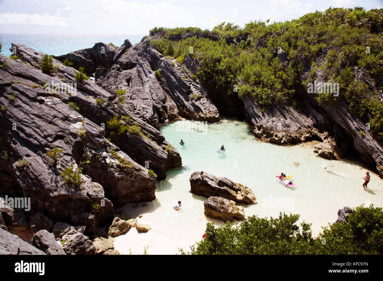 BERMUDA. Rocks and Beaches at Warwick Long Bay Stock Photo - Alamy