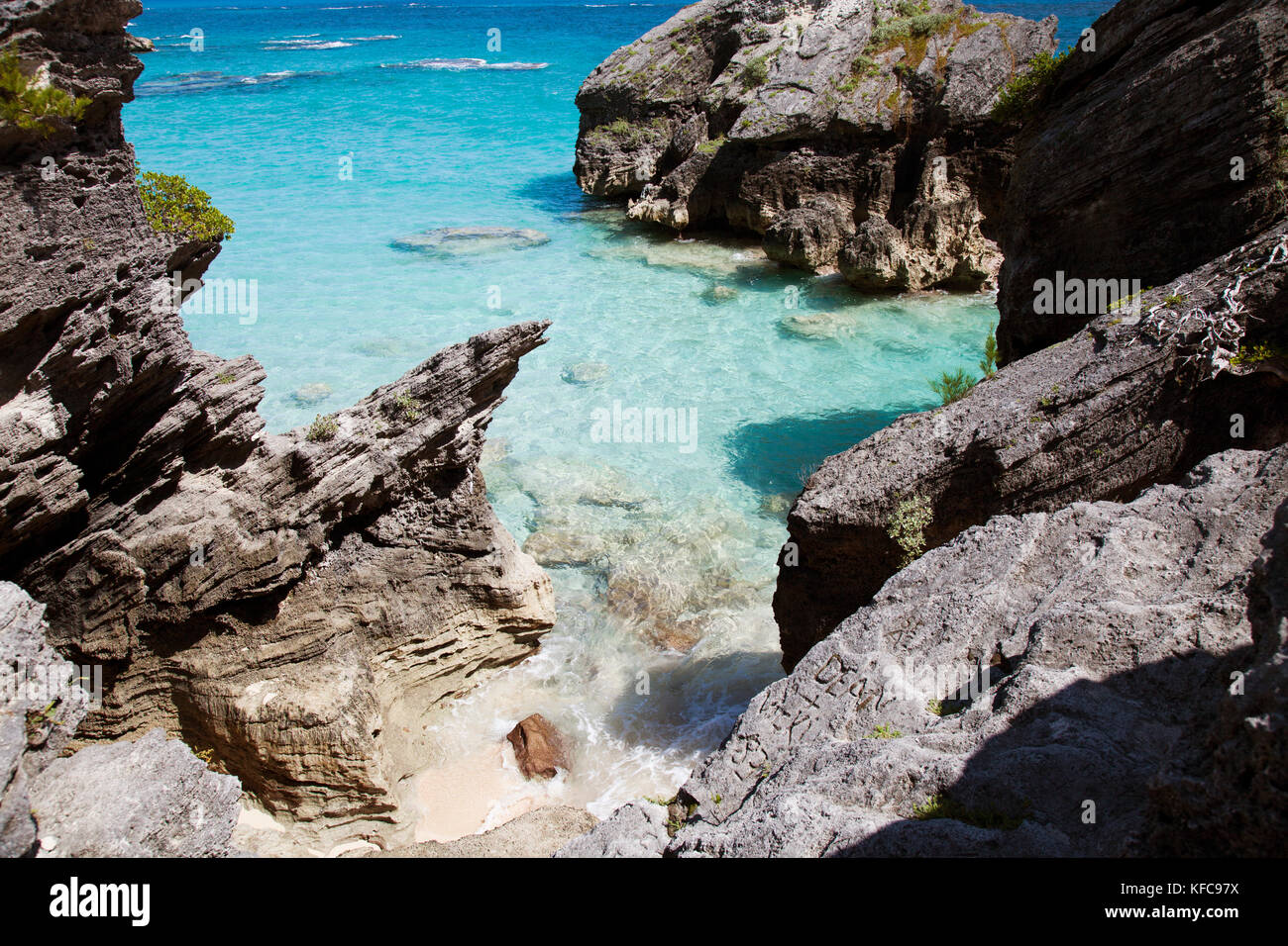 BERMUDA. Rocks and Beaches at Warwick Long Bay Stock Photo - Alamy
