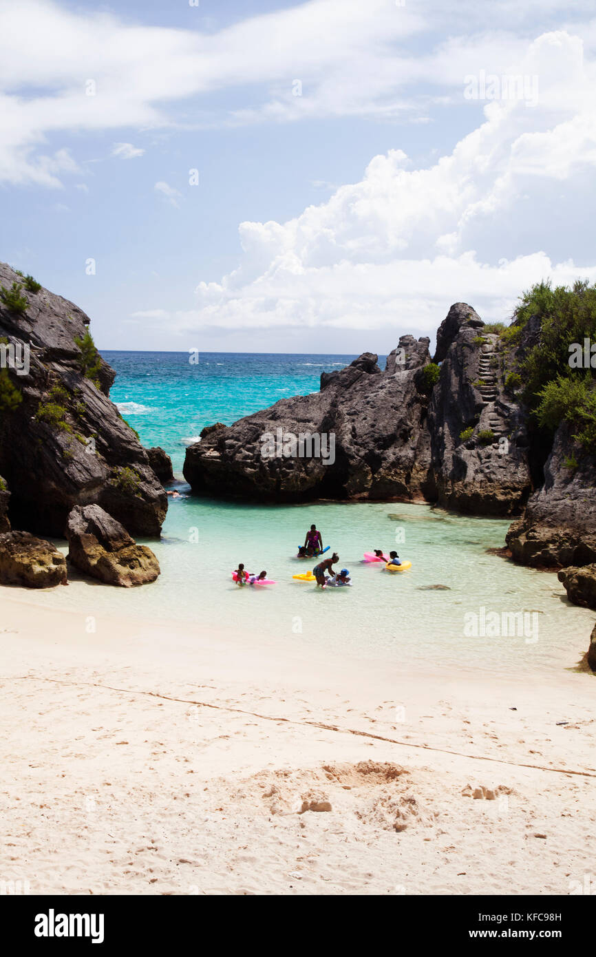 BERMUDA. Rocks and Beaches at Warwick Long Bay Stock Photo - Alamy