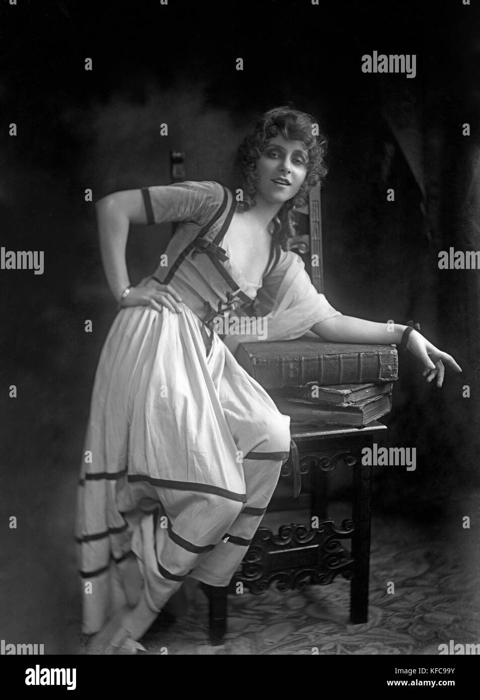 French soprano singer and actress Yvonne Printemps, c.1925. Photo ...