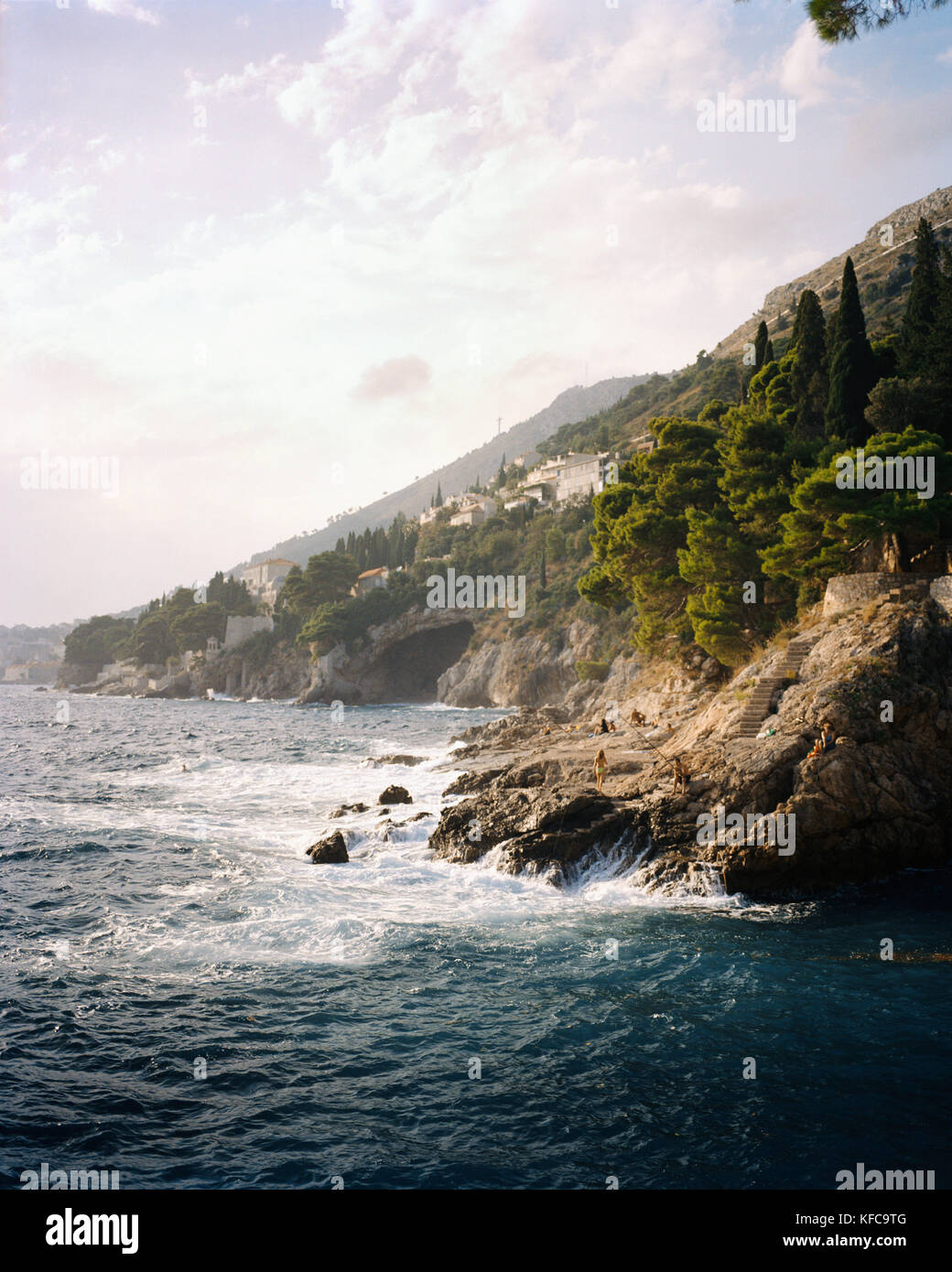 Dashing wave hi-res stock photography and images - Alamy