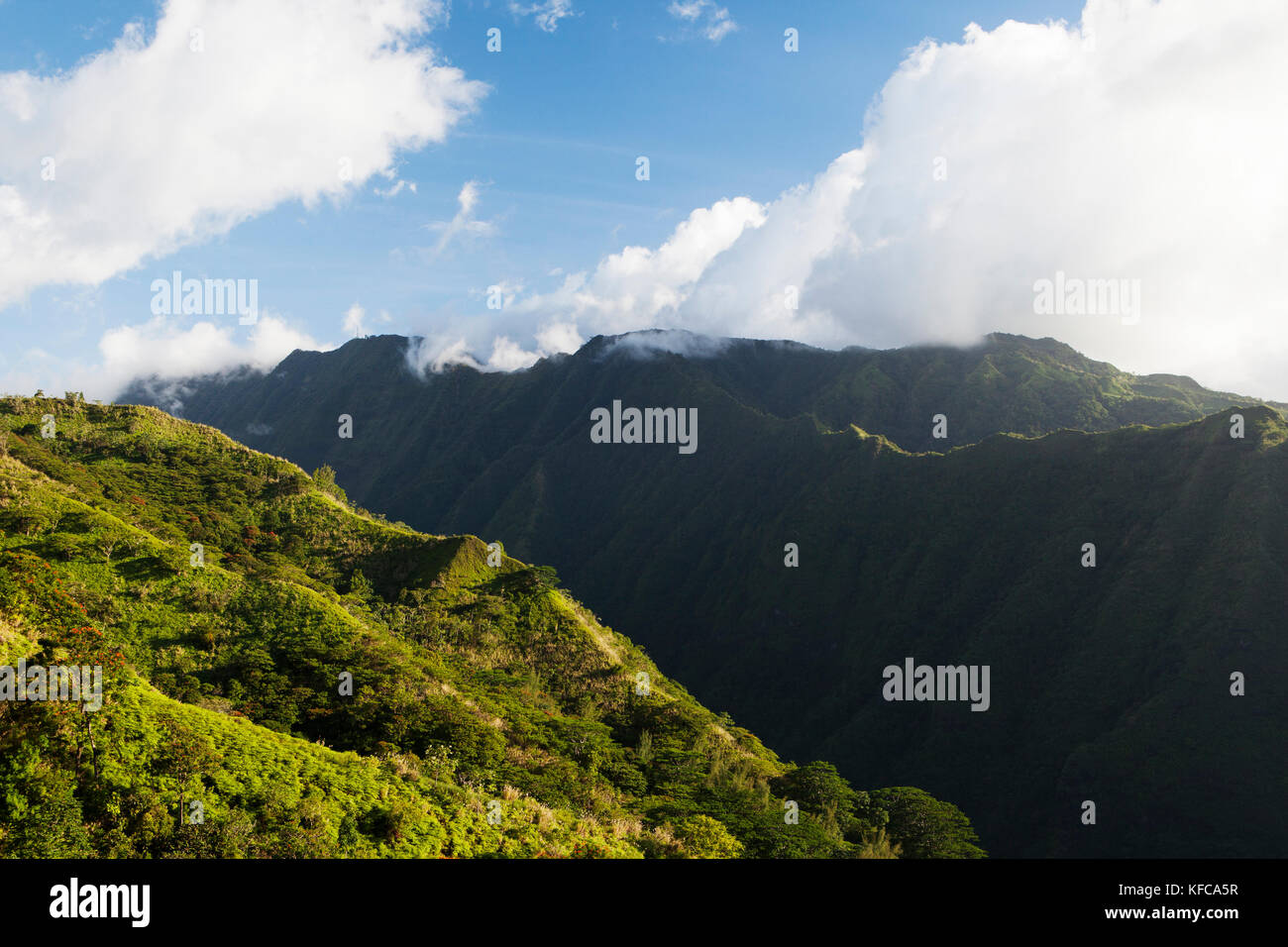 FRENCH POLYNESIA, Tahiti. View of the mountains in Tahiti Stock Photo ...