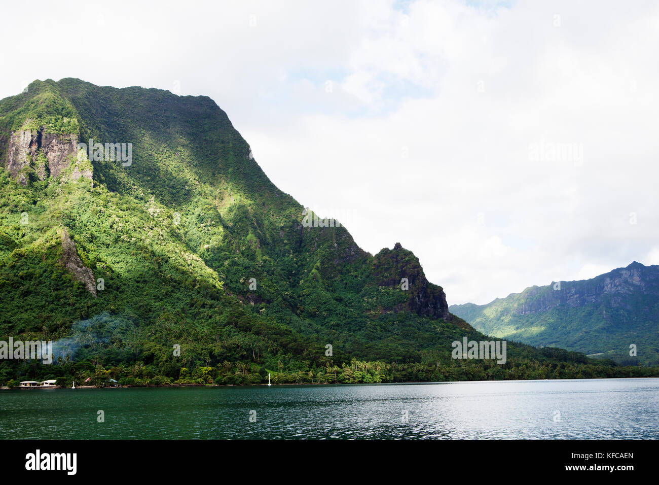 FRENCH POLYNESIA, Moorea. Landscape by the Opunohu Bay Stock Photo - Alamy