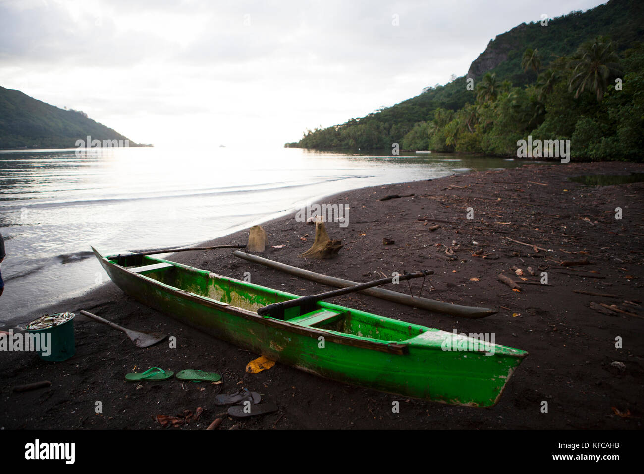 Clouds sunset on moorea island hi-res stock photography and images - Alamy