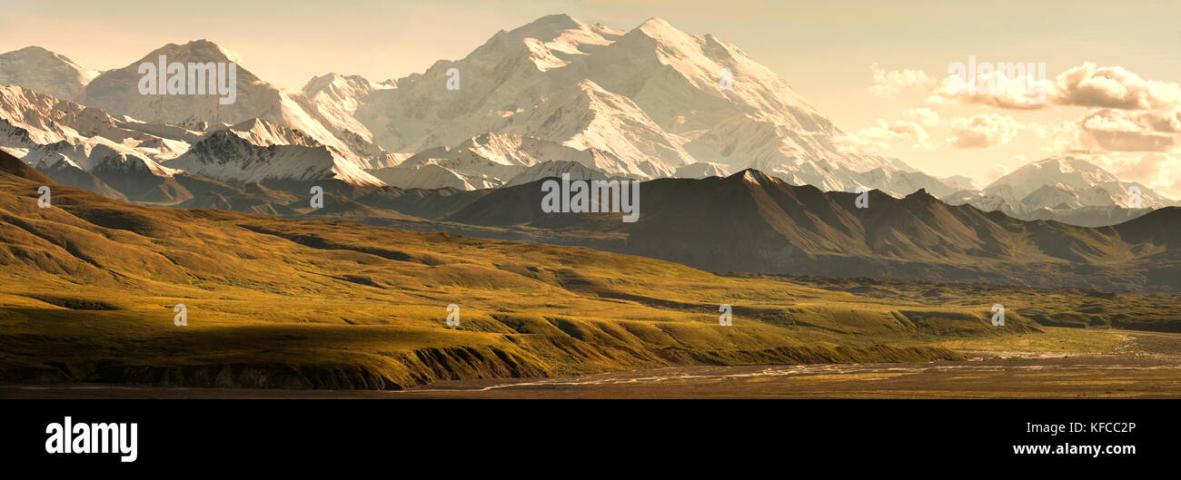 USA, Alaska, view Mount McKinley and the Denali Range, Denali National ...