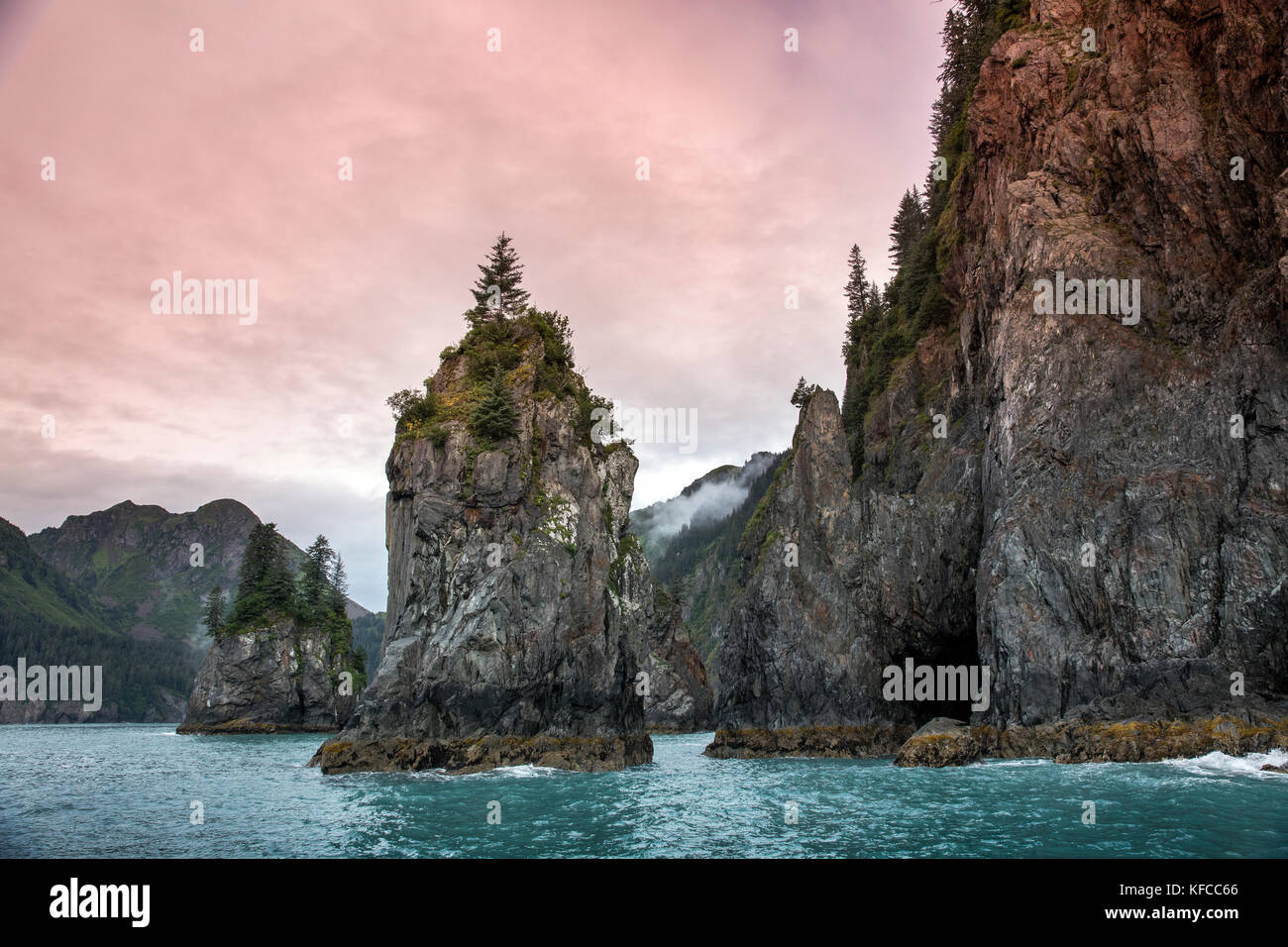 Alaska resurrection bay rocks hi-res stock photography and images - Alamy