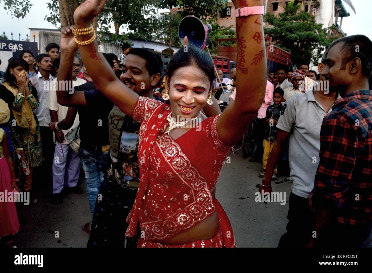 Kolkata, India. 07th Nov, 2016. A transgender celebrate Chhath Puja ...
