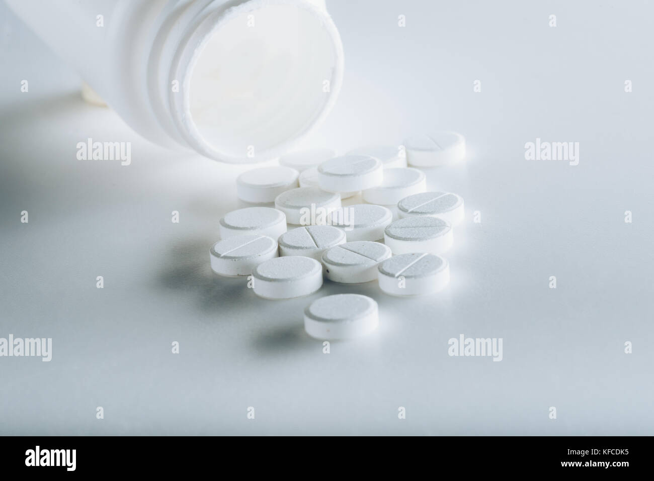 White medical container hi-res stock photography and images - Alamy