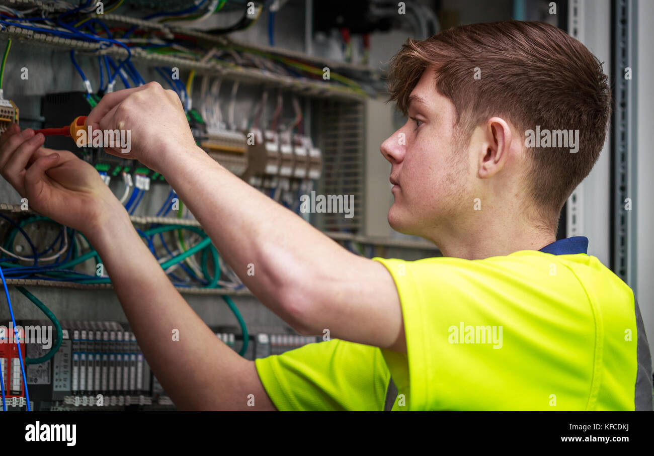 Built environment apprenticeship hi-res stock photography and images ...