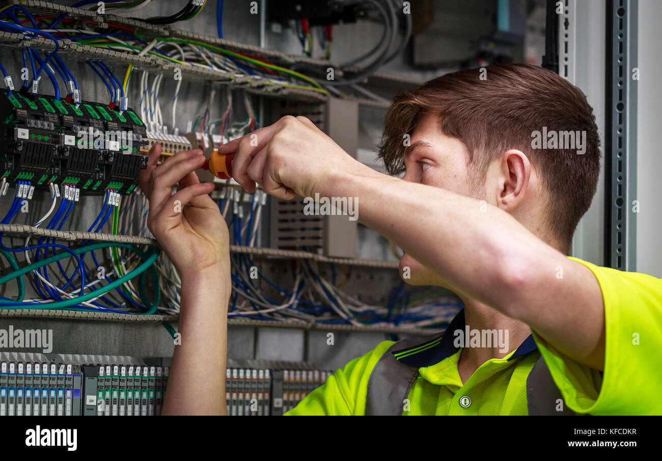 Apprentice engineers training hi-res stock photography and images - Alamy