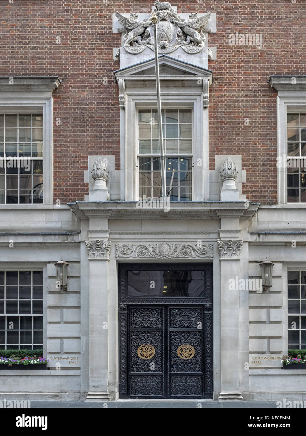 The worshipful company of clothworkers hi-res stock photography and ...