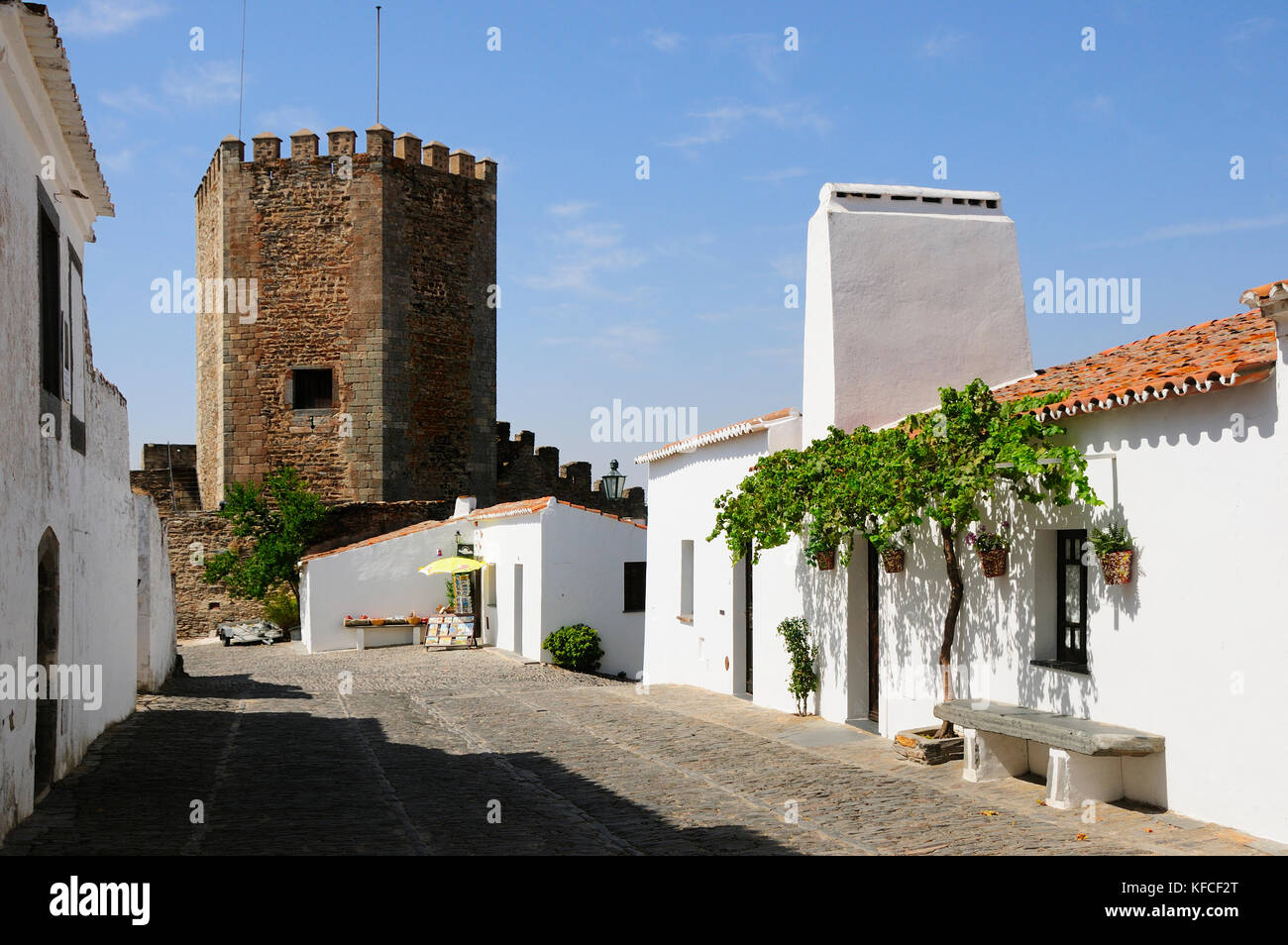 The traditional village of Monsaraz with white washed houses, Alentejo ...