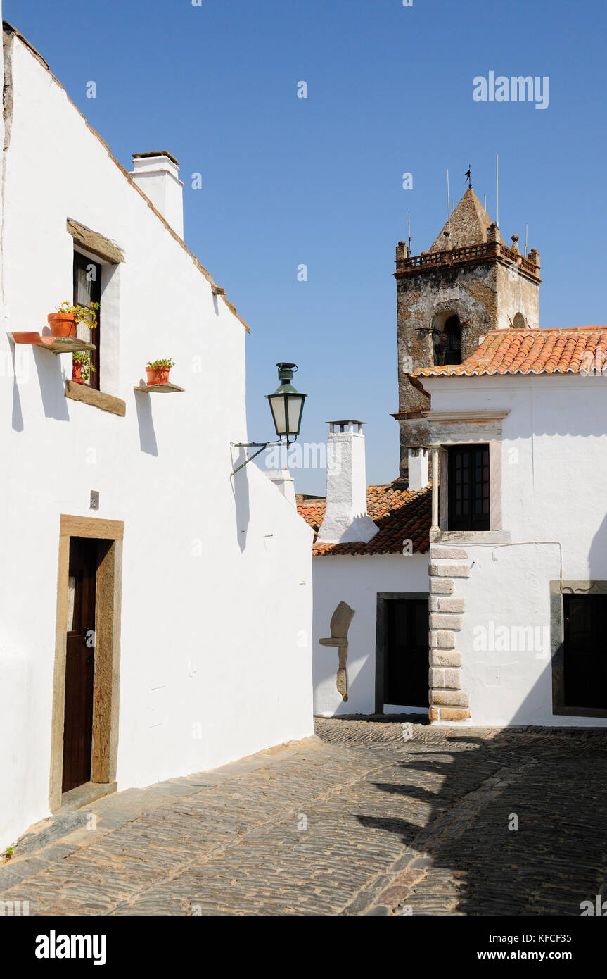 The traditional village of Monsaraz with white washed houses, Alentejo ...