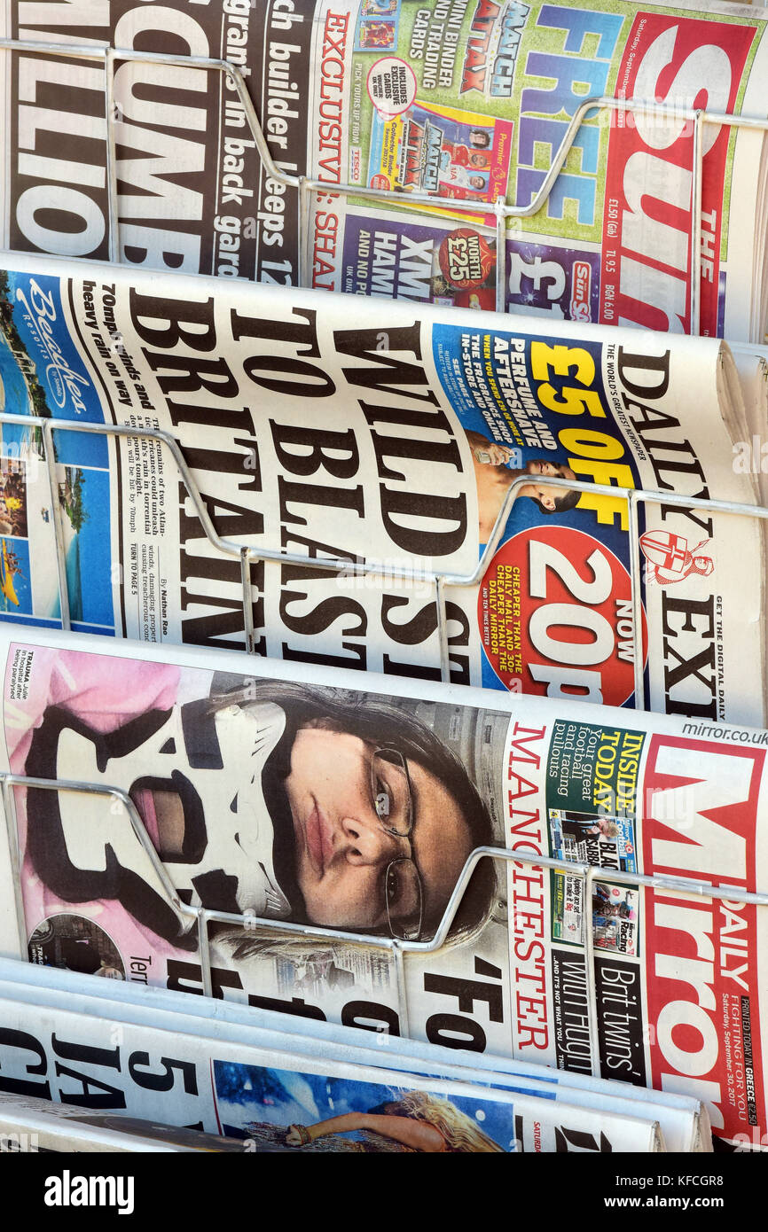 Red tops hi-res stock photography and images - Alamy