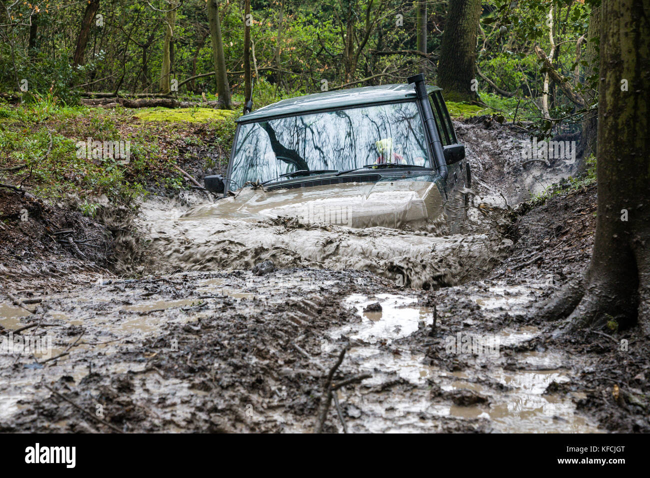 4x4 old range rover car hi-res stock photography and images - Alamy