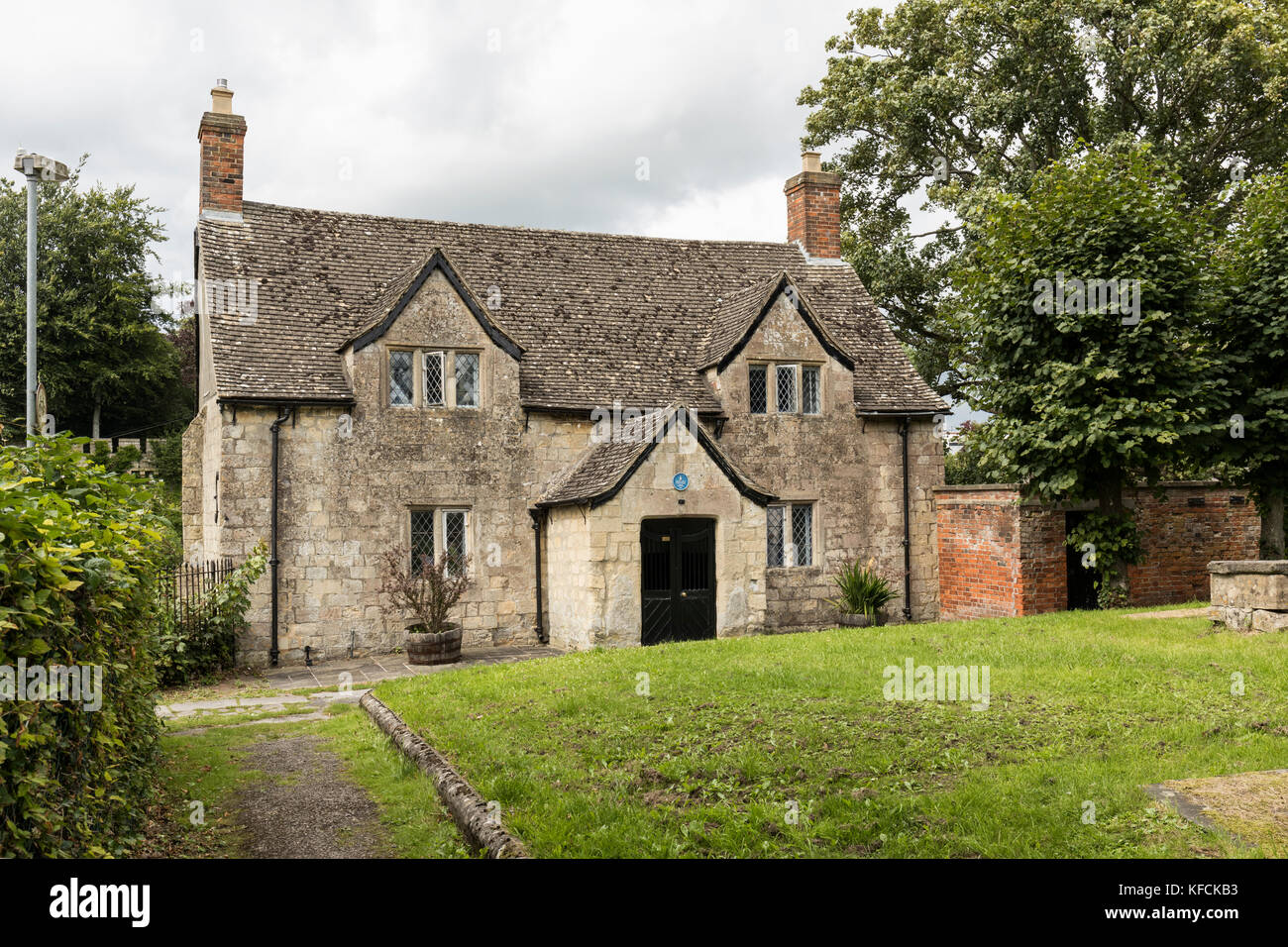 The Sextons Cottage in St John's Churchyard, Devizes, Wiltshire ...