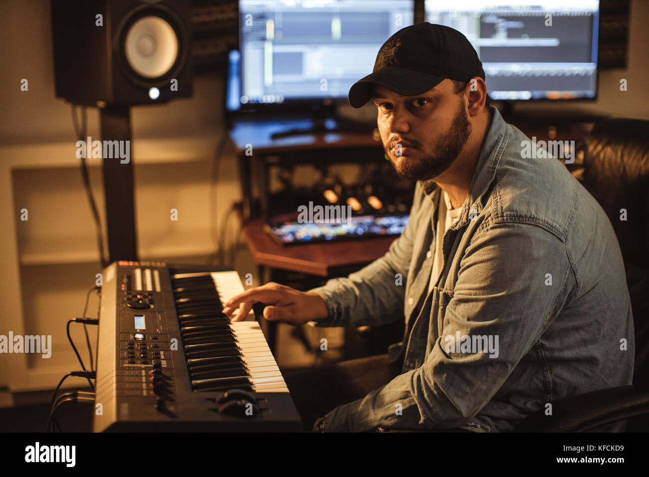 Beatmaker hi-res stock photography and images - Alamy