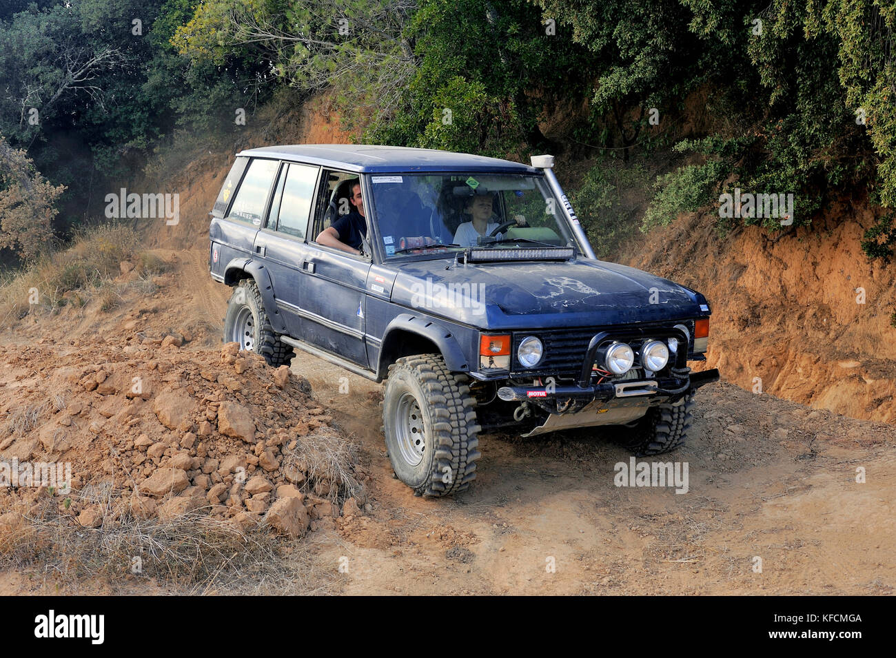 Dirty Range Rover High Resolution Stock Photography and Images - Alamy