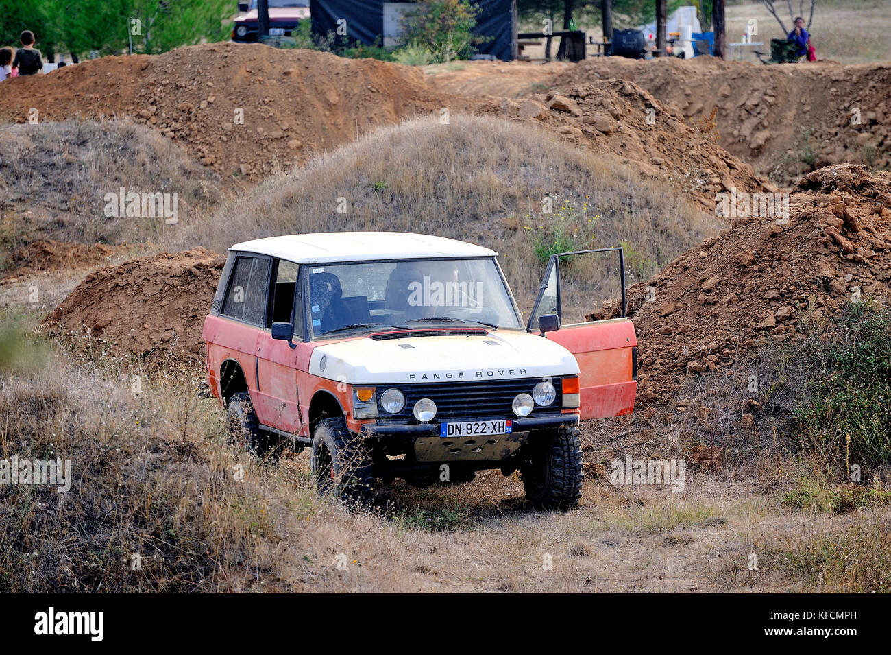 Dirty range rover hi-res stock photography and images - Alamy