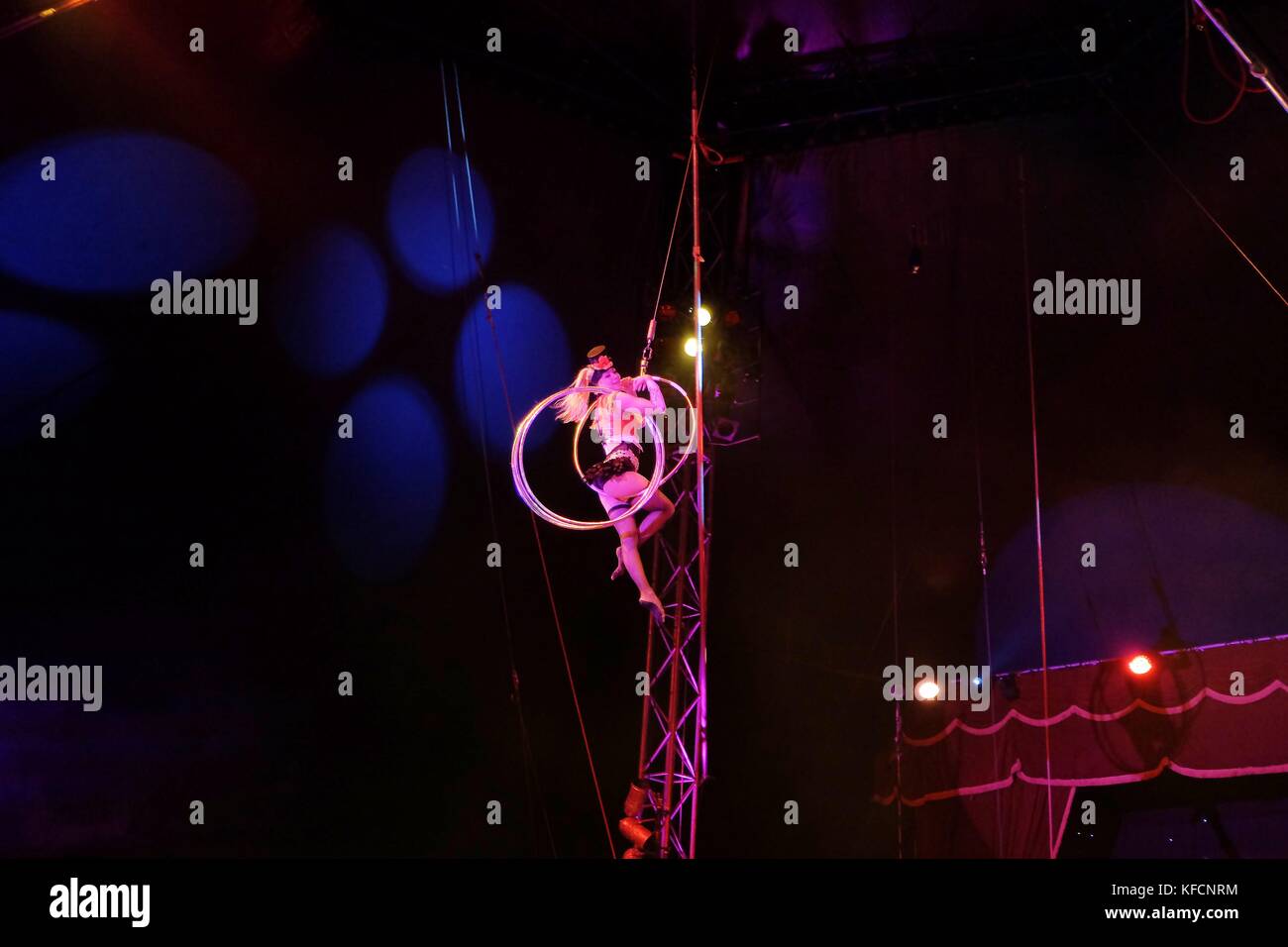 circus performers hoola hoop Stock Photo - Alamy