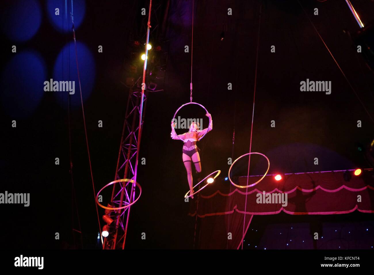 circus performers hoola hoop Stock Photo - Alamy