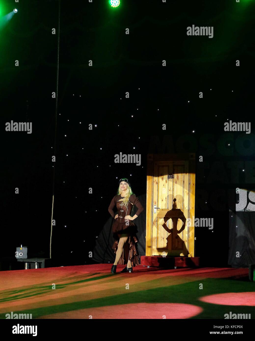 circus performers unicycle Stock Photo - Alamy