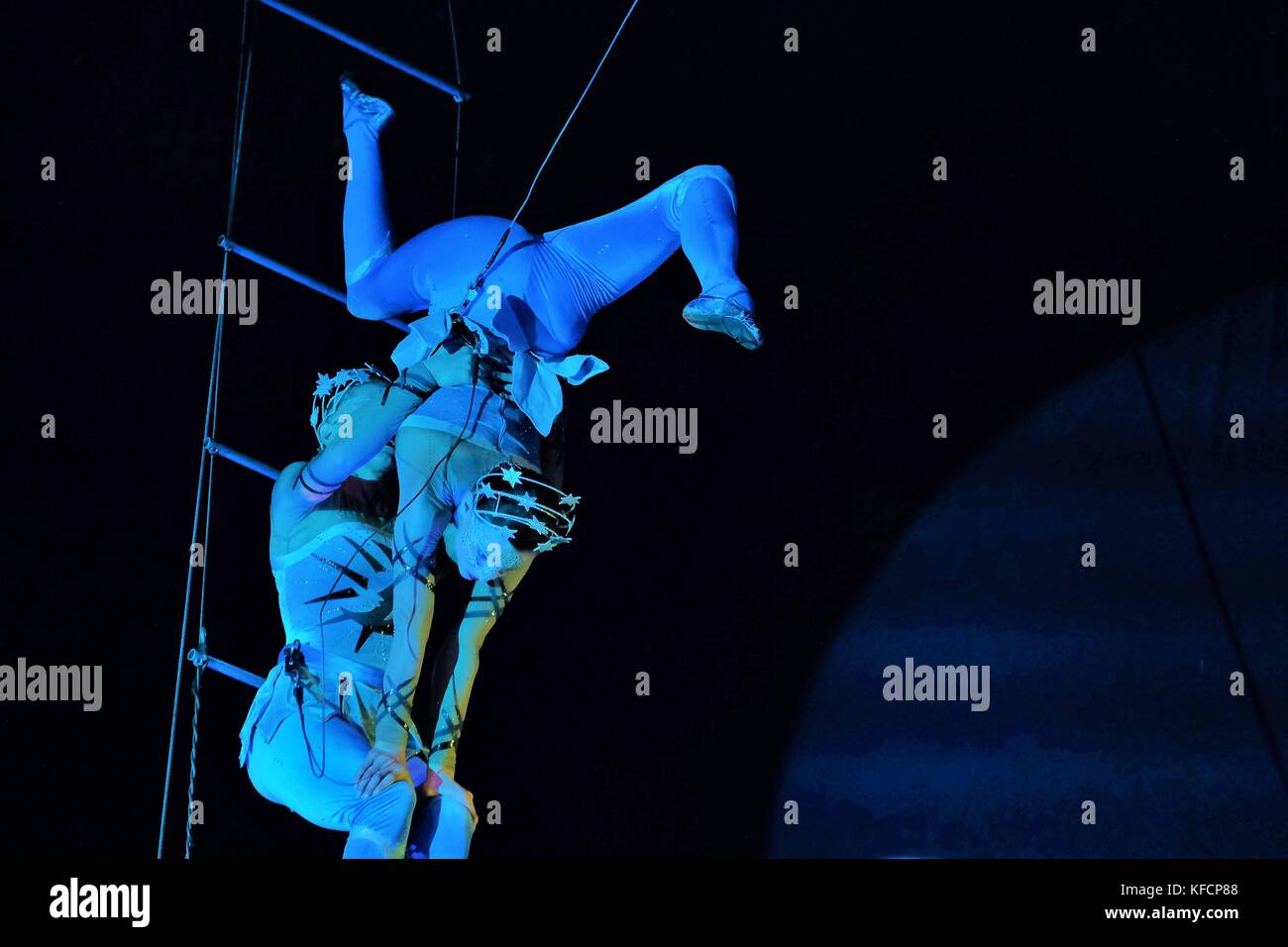 Rope Acrobatics High Resolution Stock Photography and Images - Alamy