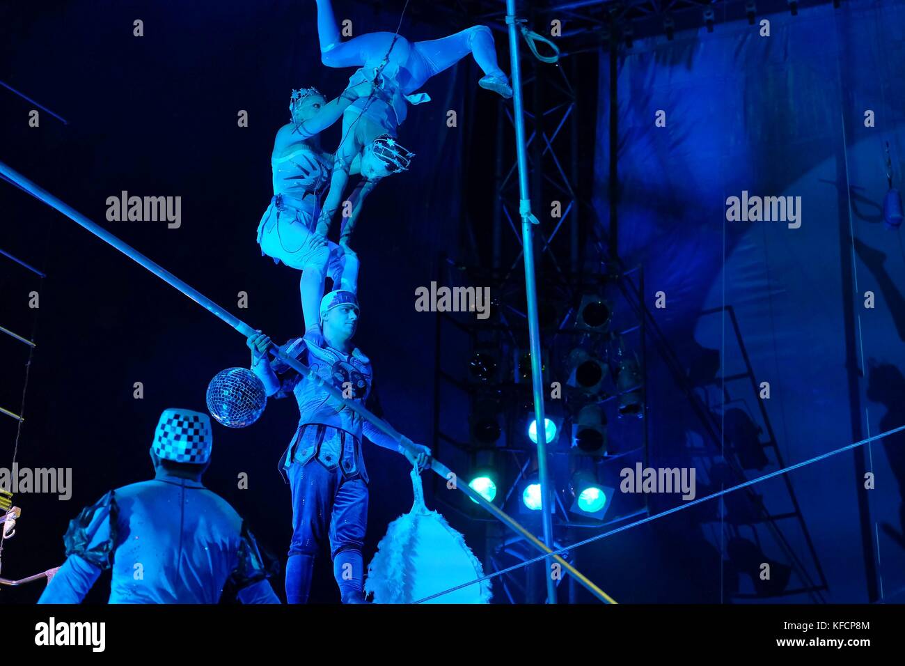 Ladder circus ball hi-res stock photography and images - Alamy