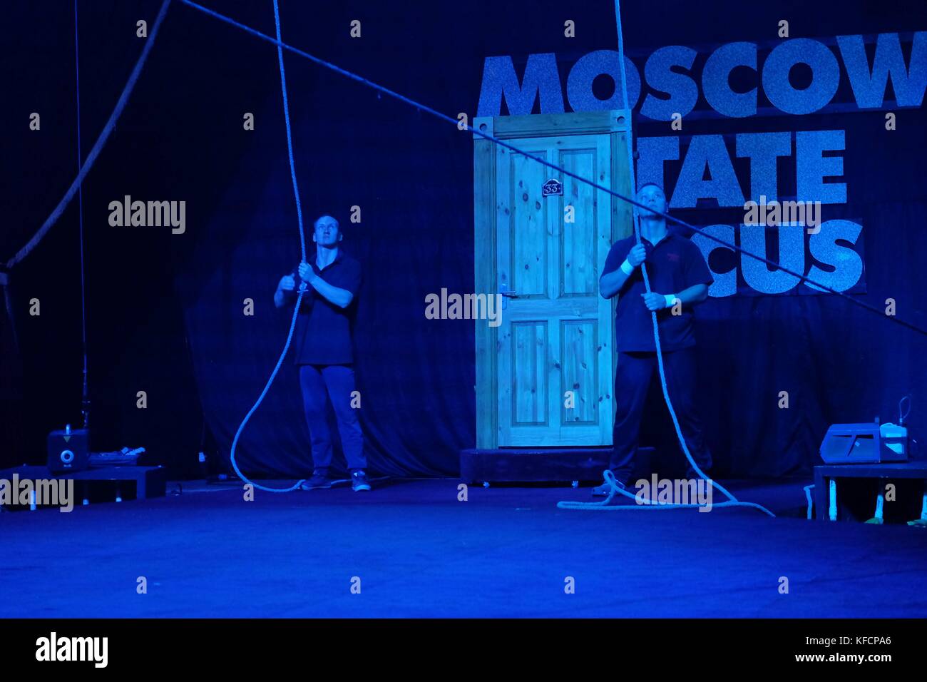 circus performers stage hands Stock Photo - Alamy