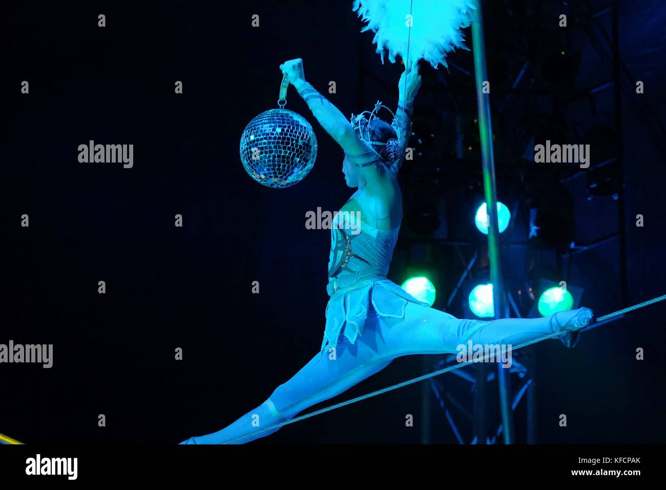 circus performers toght rope walker Stock Photo - Alamy