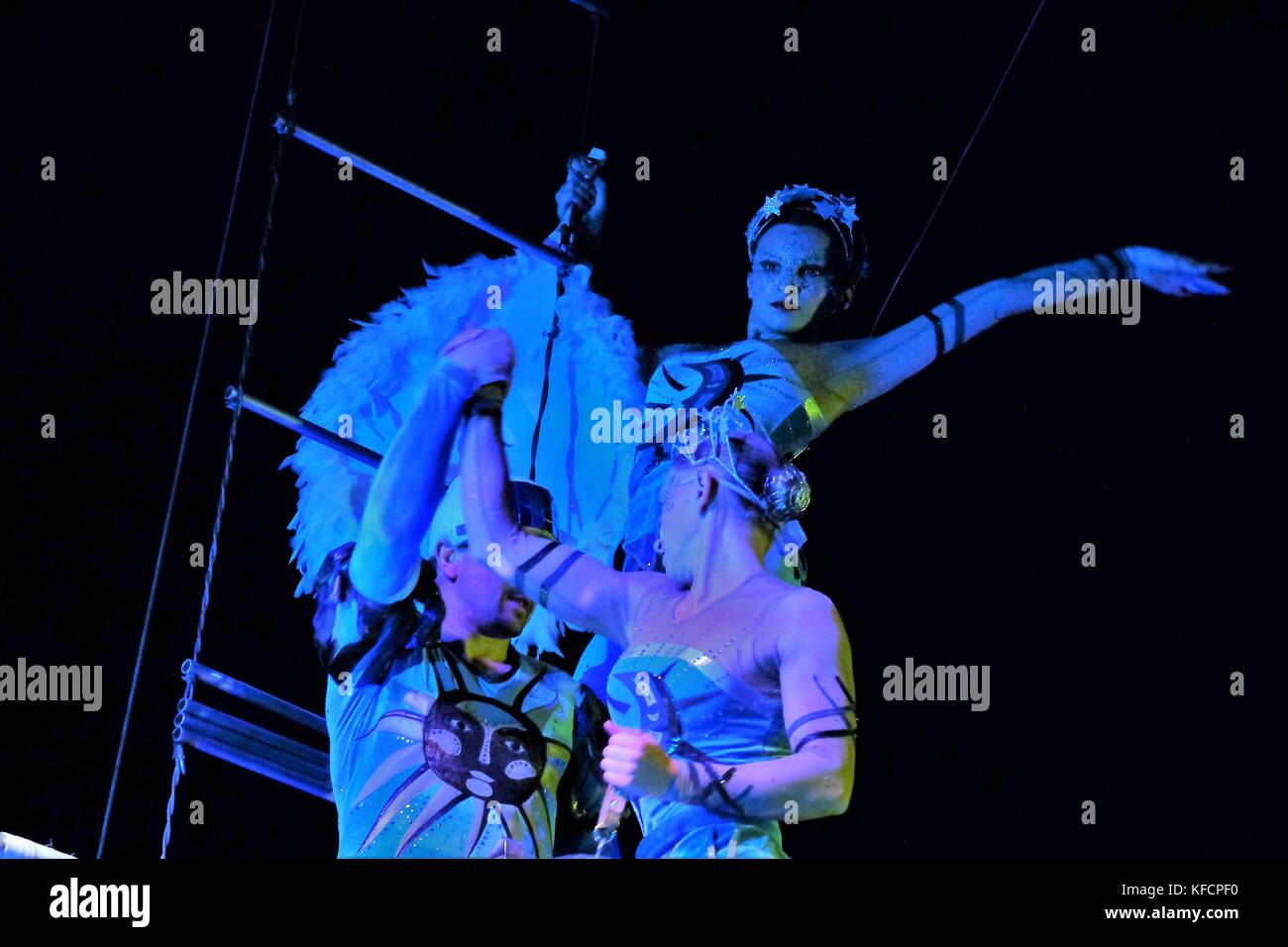 Circus performance hi-res stock photography and images - Alamy