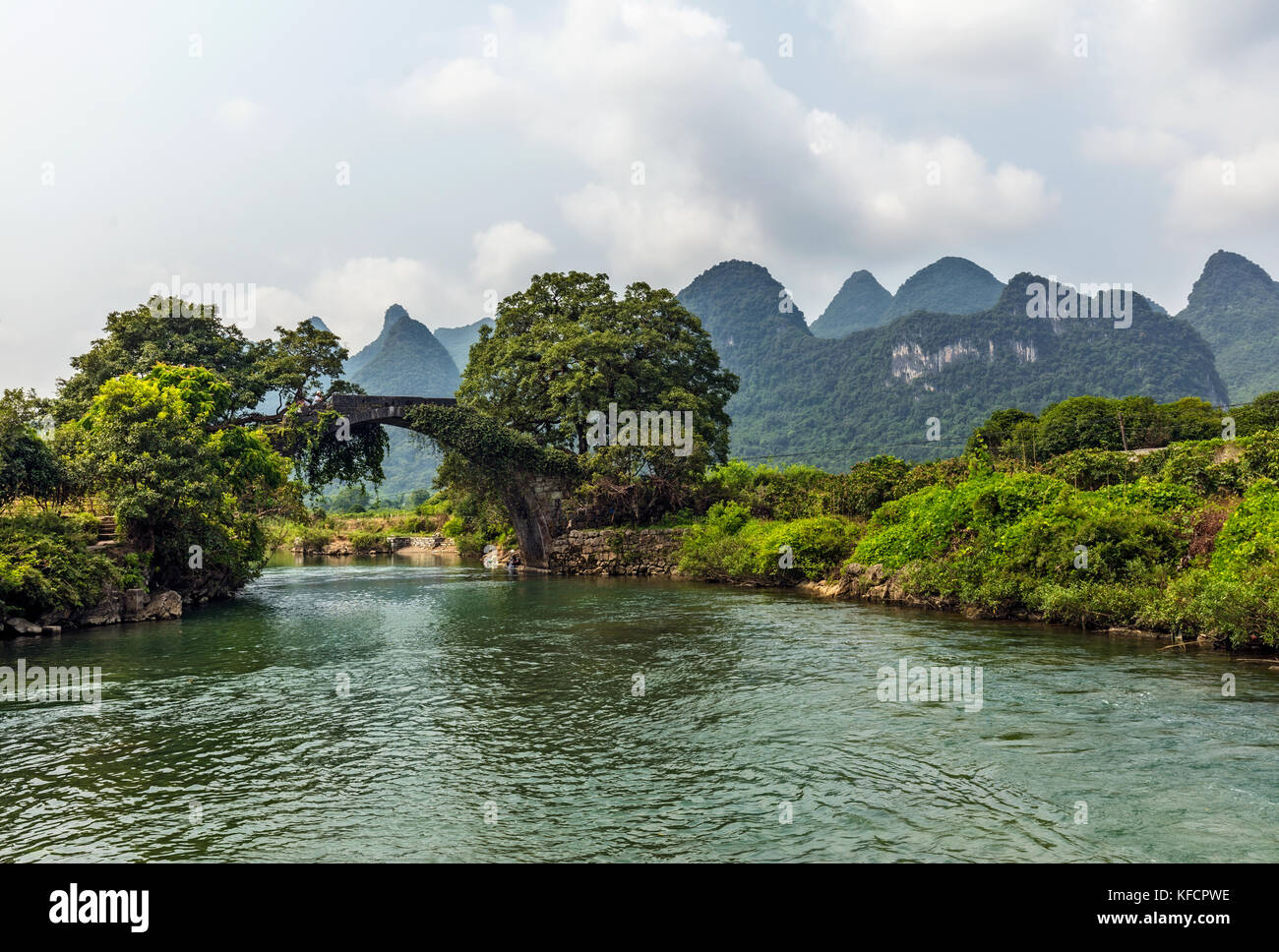 Li village river hi-res stock photography and images - Alamy