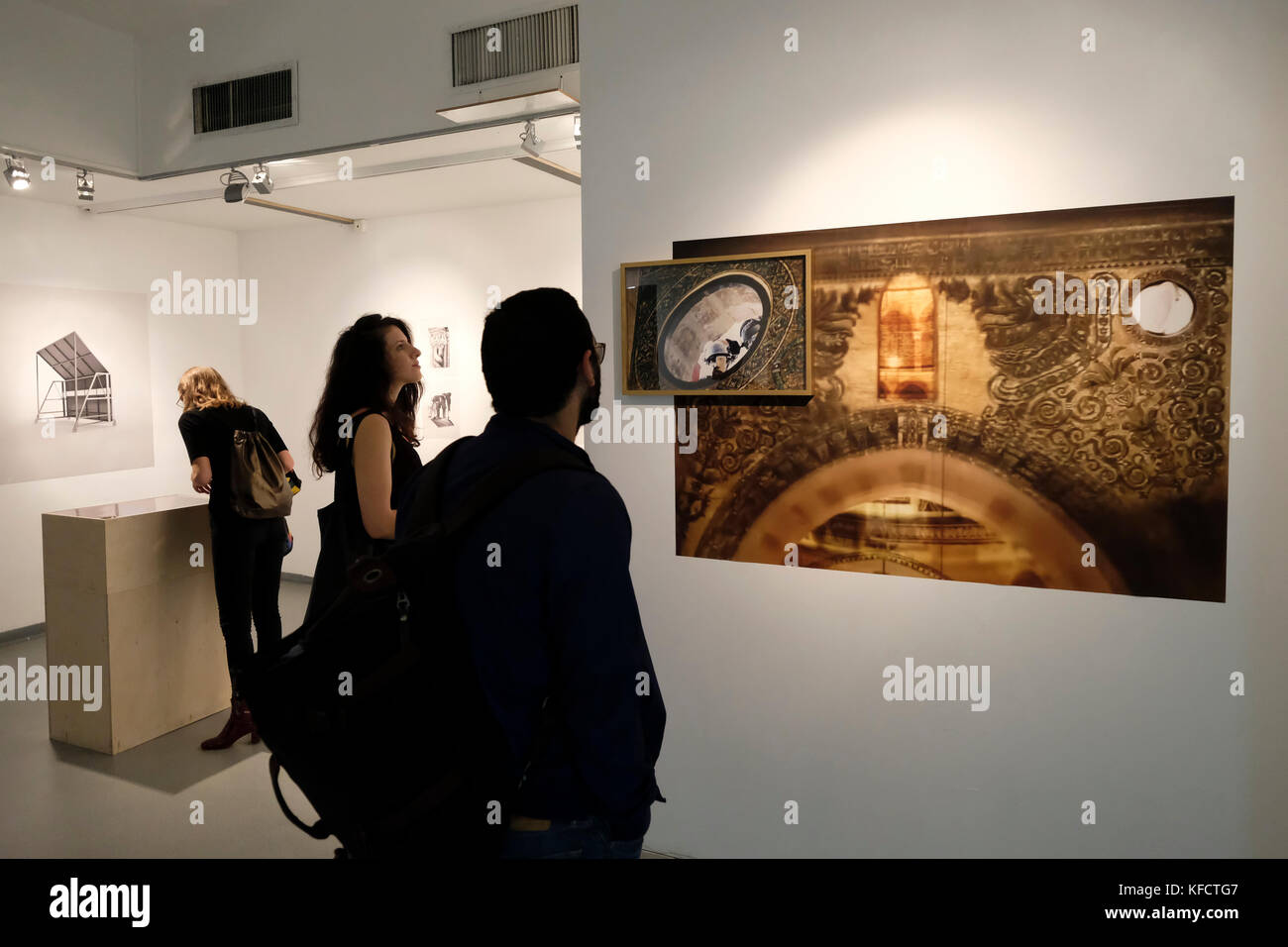 Visitors watching simulation and three-dimensional photographs in order ...