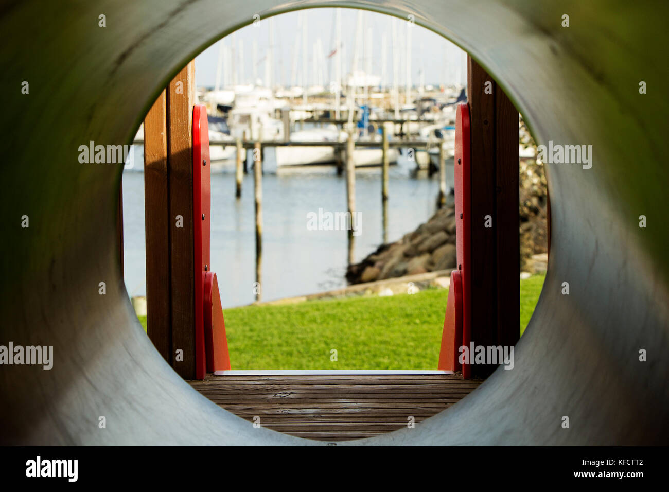 Floating tube boats hi-res stock photography and images - Alamy