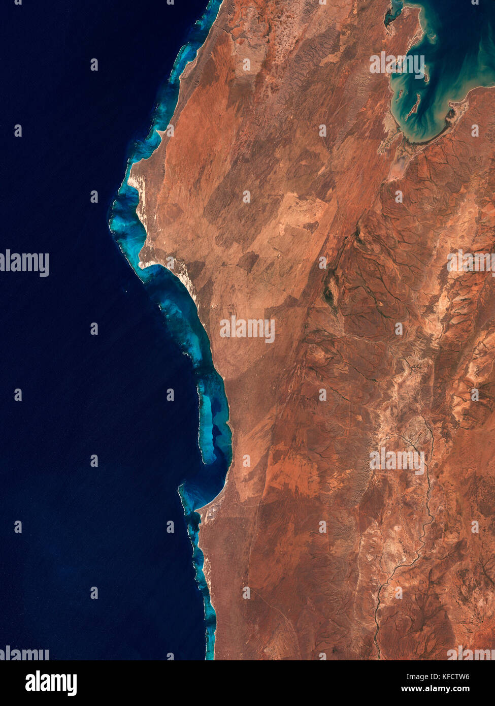 Ningaloo Reef, along the shore of Western Australia, is Australia's ...