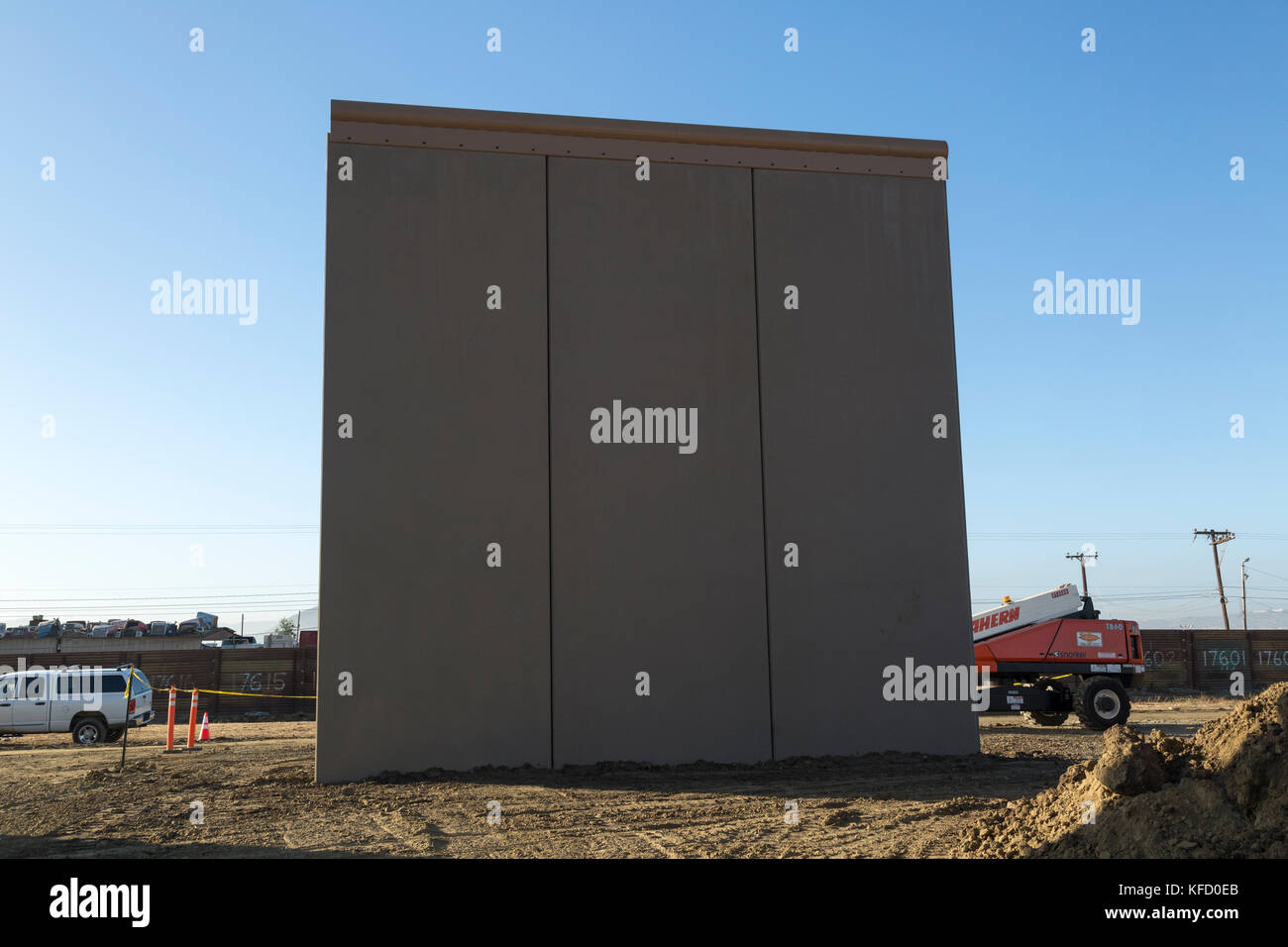 Prototype border wall hi-res stock photography and images - Alamy